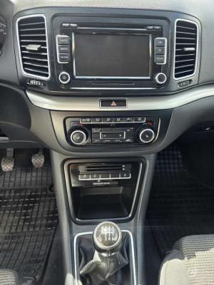 Zils Volkswagen Sharan 2011 Marijampole, ar dzinēja tilpumu 1.39 L un nobraukumu 216 tūkst. km par 5650 €, foto 16 vietnē AUTOMOTO.COM.LV