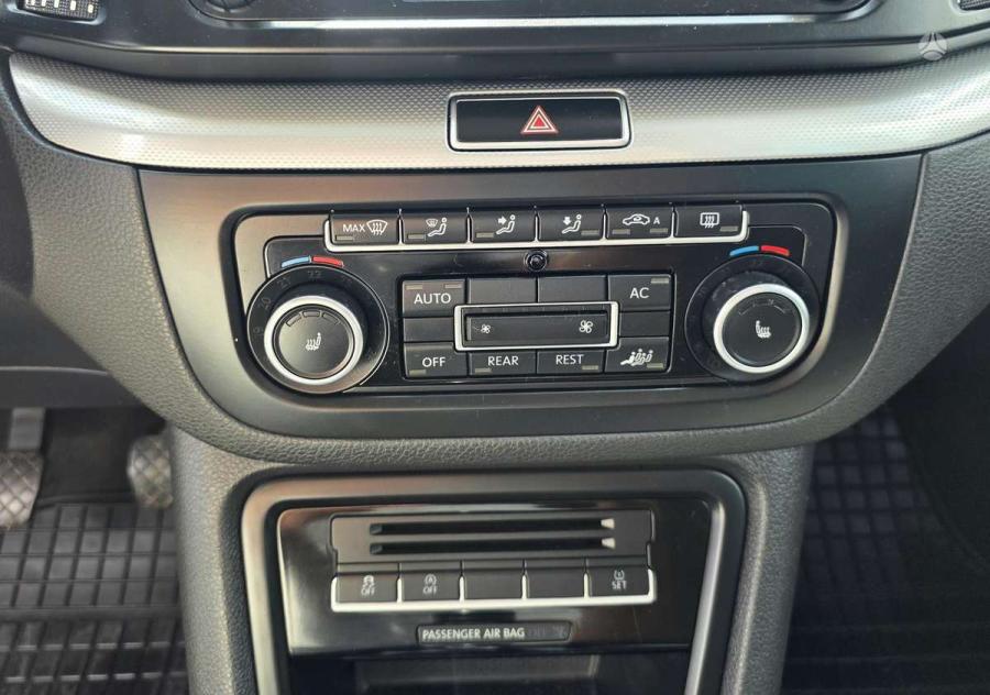 Zils Volkswagen Sharan 2011 Marijampole, ar dzinēja tilpumu 1.39 L un nobraukumu 216 tūkst. km par 5650 €, foto 17 vietnē AUTOMOTO.COM.LV