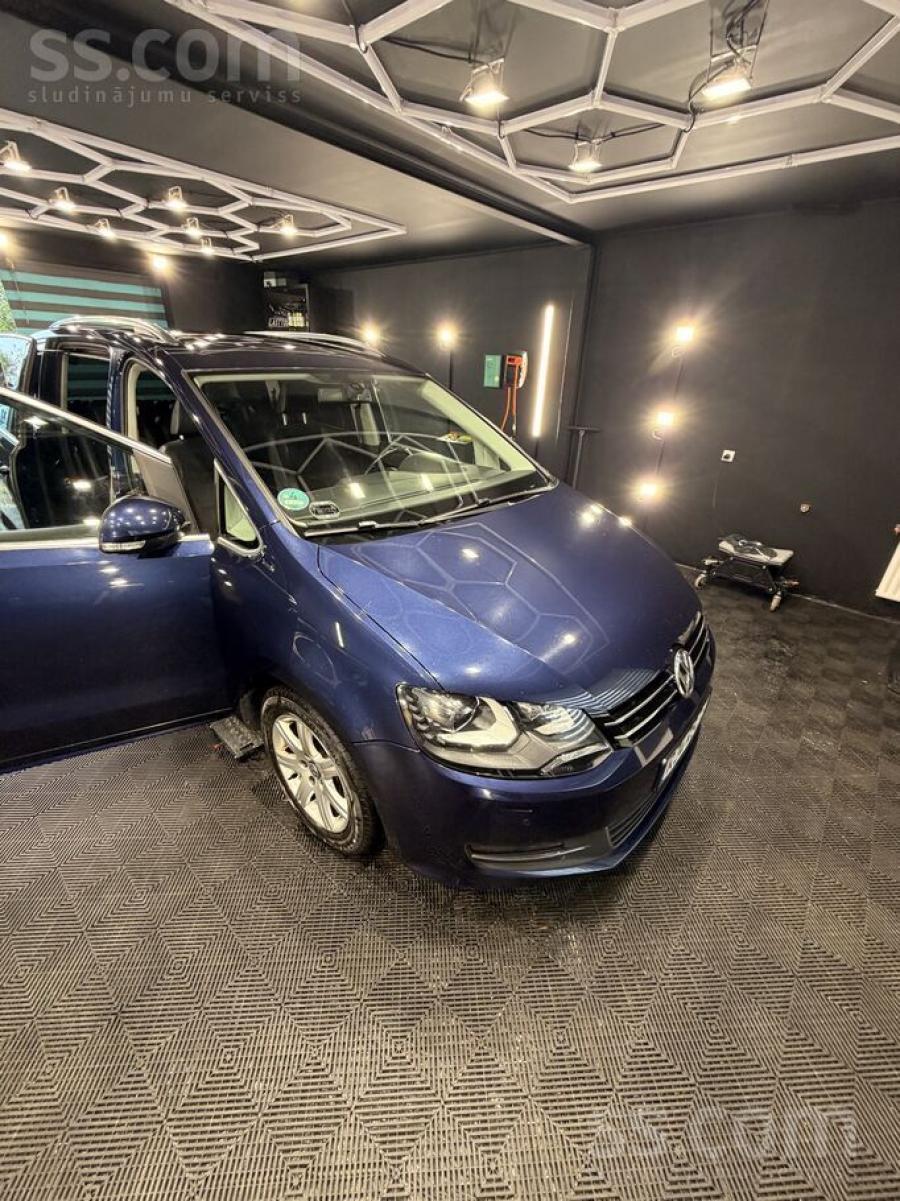 Zils Volkswagen Sharan 2011 Rīga, ar dzinēja tilpumu 2.00 L un nobraukumu 347 tūkst. km par 7000 €, foto 5 vietnē AUTOMOTO.COM.LV