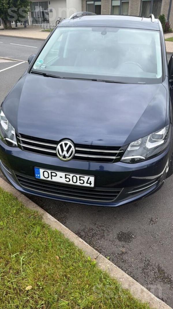 Blue Volkswagen Sharan 2011 in Riga, with an engine capacity of 2.00 L and mileage of 345 thousand km for 7500 €, photo 2 on AUTOMOTO.COM.LV