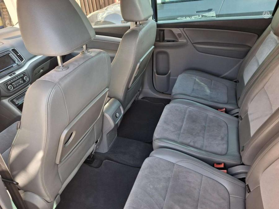 Blue Volkswagen Sharan 2011 in Kaunas, with an engine capacity of 2.00 L and mileage of 287 thousand km for 6450 €, photo 8 on AUTOMOTO.COM.LV