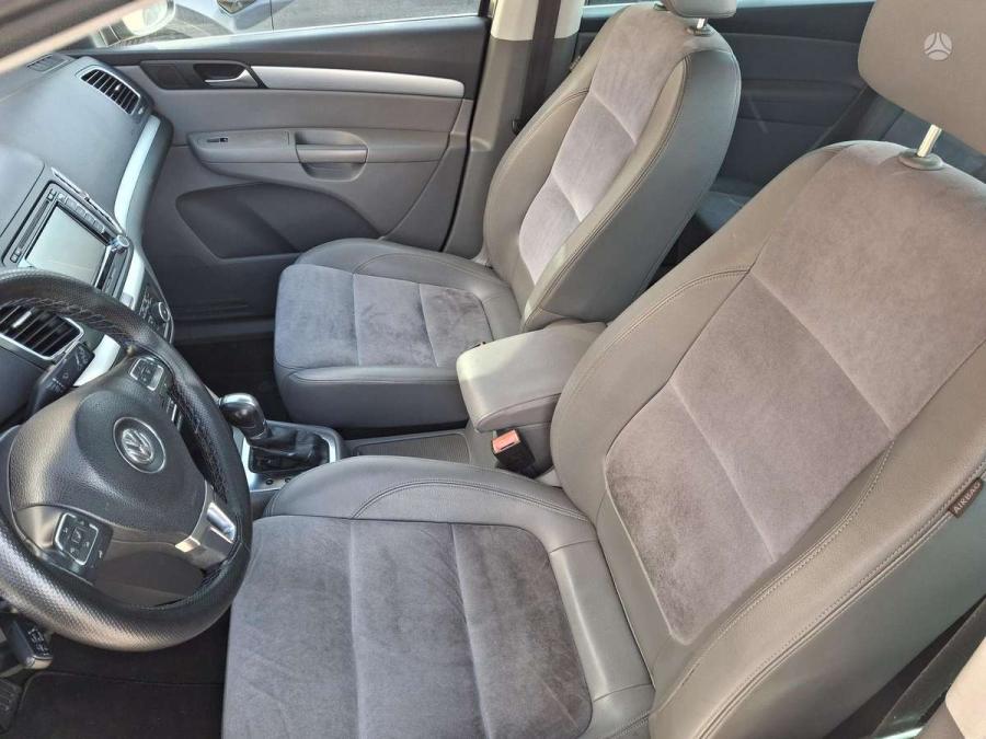 Blue Volkswagen Sharan 2011 in Kaunas, with an engine capacity of 2.00 L and mileage of 287 thousand km for 6450 €, photo 22 on AUTOMOTO.COM.LV
