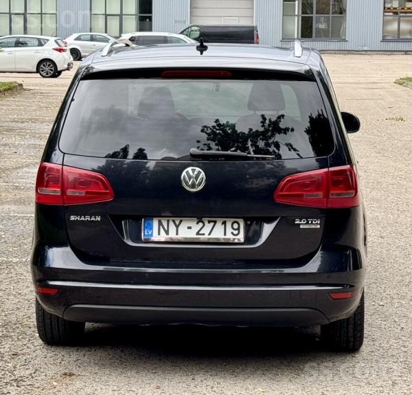 Blue Volkswagen Sharan 2011 in Riga, with an engine capacity of 2.00 L and mileage of 280 thousand km for 7700 €, photo 7 on AUTOMOTO.COM.LV