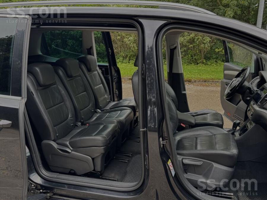 Zils Volkswagen Sharan 2011 Rīga, ar dzinēja tilpumu 2.00 L un nobraukumu 280 tūkst. km par 7700 €, foto 14 vietnē AUTOMOTO.COM.LV