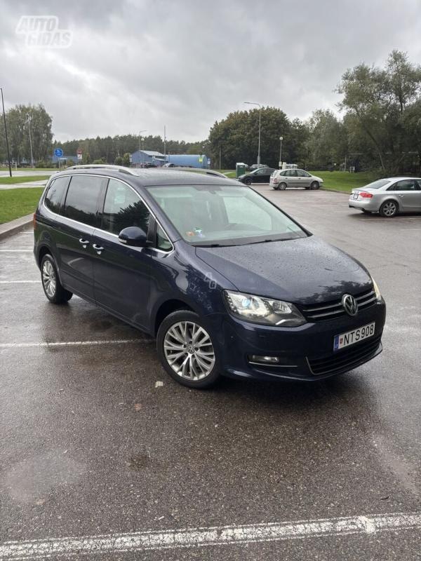 Blue Volkswagen Sharan 2011 in Alytus, with an engine capacity of 1.40 L and mileage of 214 thousand km for 7500 €, photo 1 on AUTOMOTO.COM.LV