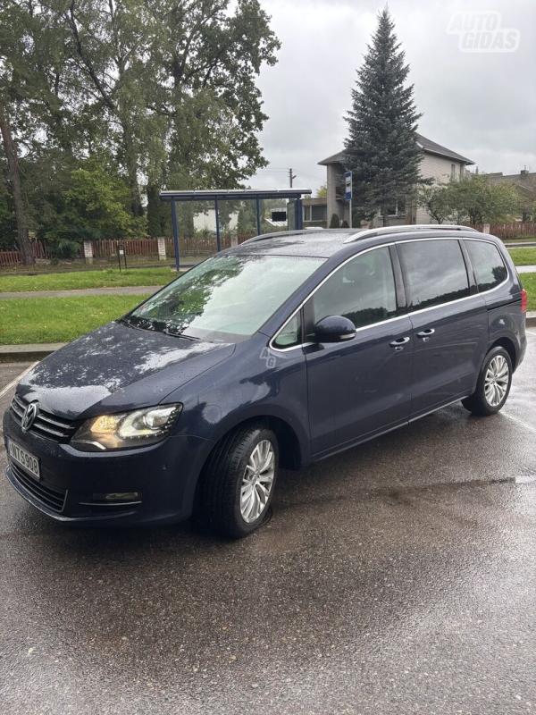 Blue Volkswagen Sharan 2011 in Alytus, with an engine capacity of 1.40 L and mileage of 214 thousand km for 7500 €, photo 5 on AUTOMOTO.COM.LV