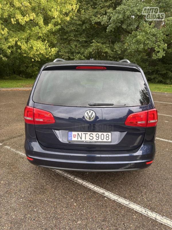 Blue Volkswagen Sharan 2011 in Alytus, with an engine capacity of 1.40 L and mileage of 214 thousand km for 7500 €, photo 7 on AUTOMOTO.COM.LV