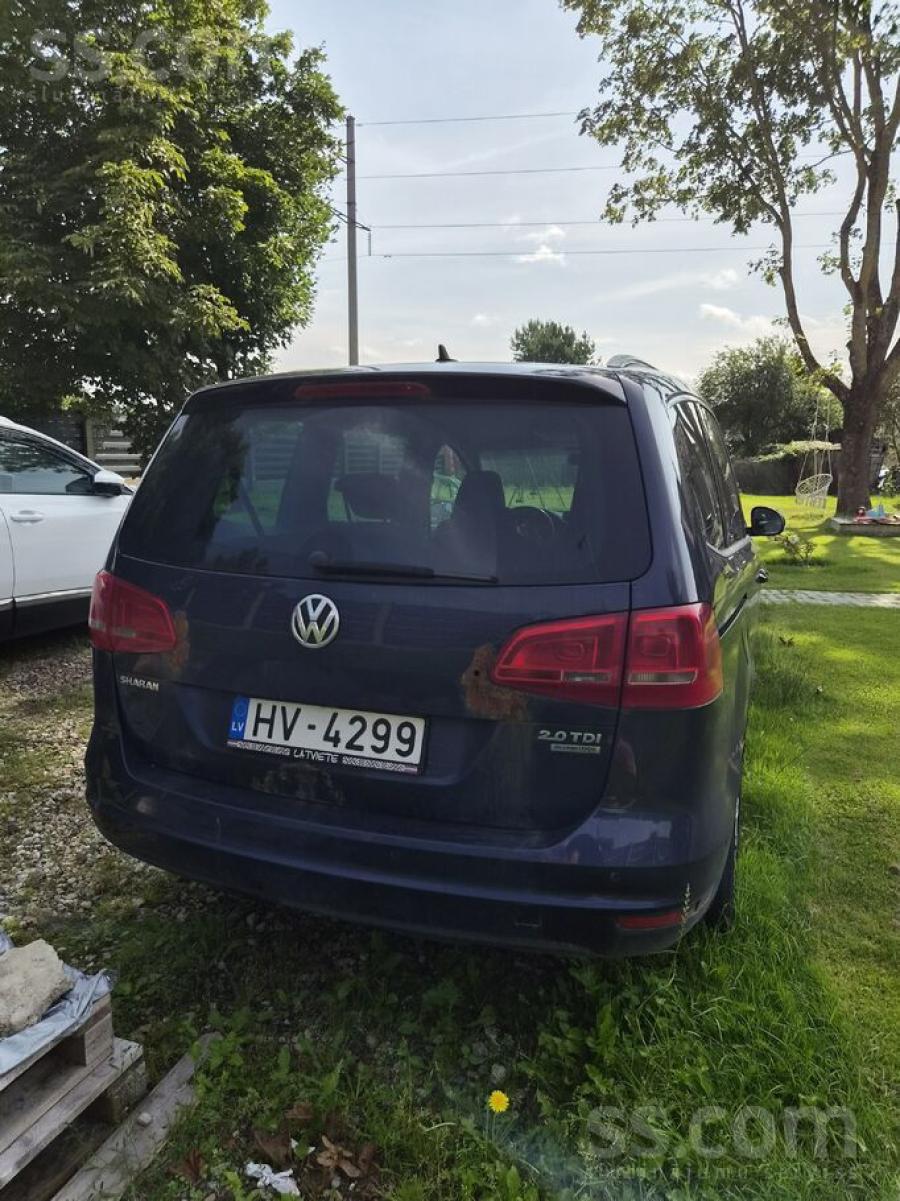 Blue Volkswagen Sharan 2012 in Riga, with an engine capacity of 2.00 L and mileage of 310 thousand km for 3000 €, photo 6 on AUTOMOTO.COM.LV