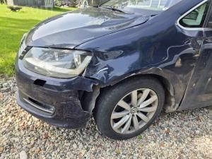 Blue Volkswagen Sharan 2012 in Riga, with an engine capacity of 2.00 L and mileage of 310 thousand km for 3000 €, photo 7 on AUTOMOTO.COM.LV