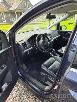 Blue Volkswagen Sharan 2012 in Riga, with an engine capacity of 2.00 L and mileage of 310 thousand km for 3000 €, photo 13 on AUTOMOTO.COM.LV