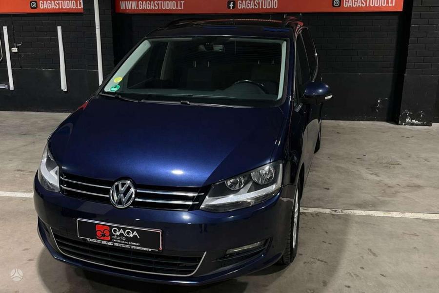 Blue Volkswagen Sharan 2014 in Kaunas, with an engine capacity of 1.97 L and mileage of 289 thousand km for 8999 €, photo 2 on AUTOMOTO.COM.LV