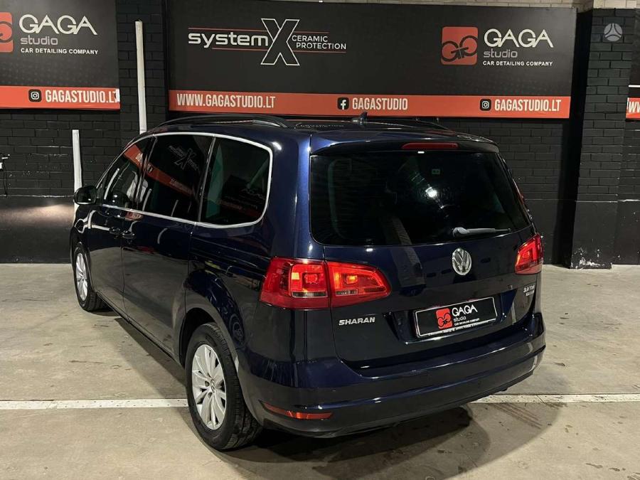 Blue Volkswagen Sharan 2014 in Kaunas, with an engine capacity of 1.97 L and mileage of 289 thousand km for 8999 €, photo 3 on AUTOMOTO.COM.LV