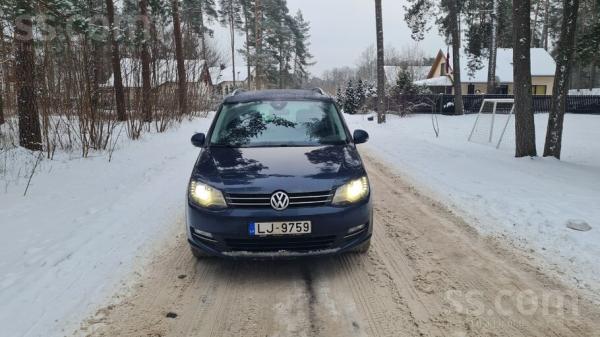 Blue Volkswagen Sharan 2014 in Riga, with an engine capacity of 2.00 L and mileage of 234 thousand km for 7200 €, photo 1 on AUTOMOTO.COM.LV