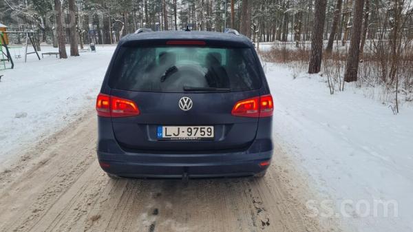 Blue Volkswagen Sharan 2014 in Riga, with an engine capacity of 2.00 L and mileage of 234 thousand km for 7200 €, photo 4 on AUTOMOTO.COM.LV