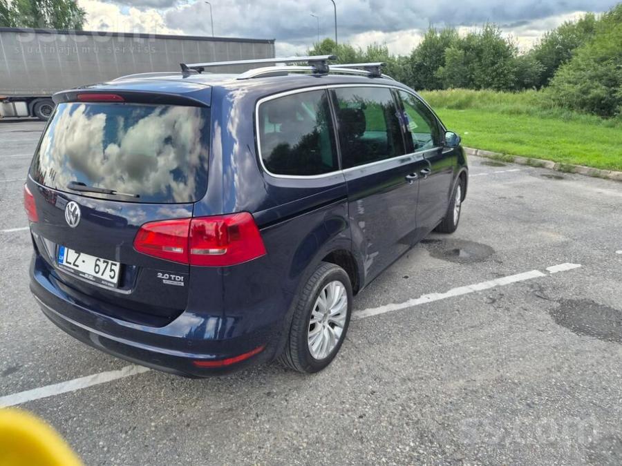 Zils Volkswagen Sharan 2014 Rīga, ar dzinēja tilpumu 2.00 L un nobraukumu 308 tūkst. km par 9500 €, foto 4 vietnē AUTOMOTO.COM.LV