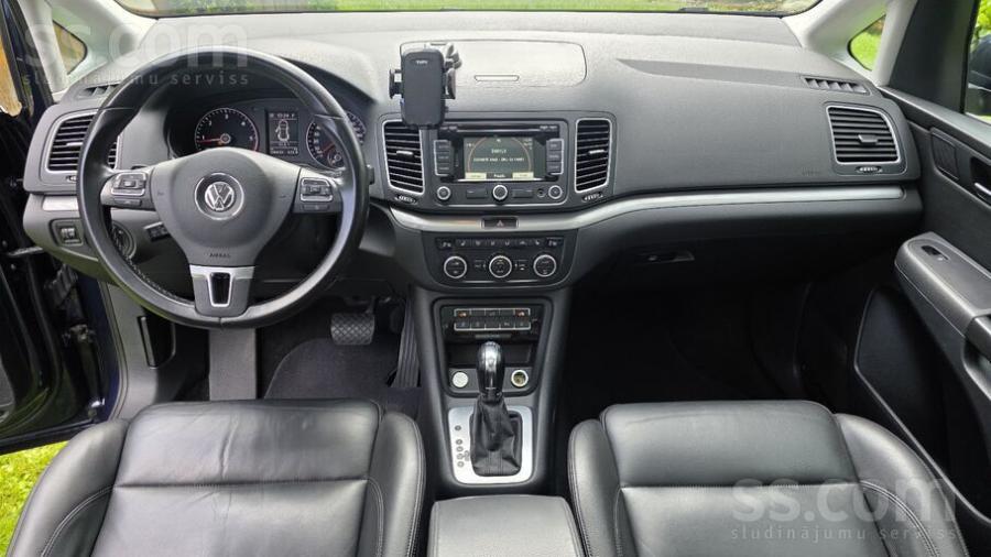 Zils Volkswagen Sharan 2014 Rīga, ar dzinēja tilpumu 2.00 L un nobraukumu 308 tūkst. km par 9500 €, foto 9 vietnē AUTOMOTO.COM.LV
