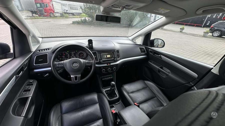 Zils Volkswagen Sharan 2014 Marijampole, ar dzinēja tilpumu 1.97 L un nobraukumu 266 tūkst. km par 9500 €, foto 12 vietnē AUTOMOTO.COM.LV