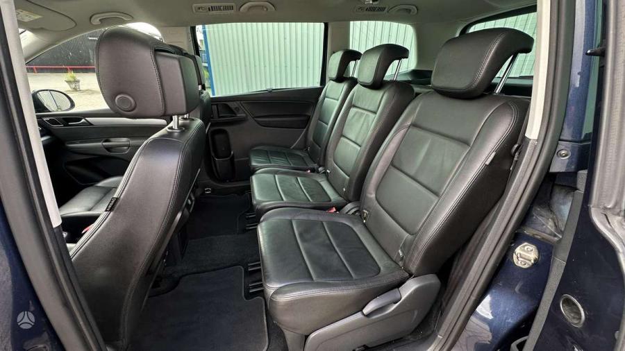 Zils Volkswagen Sharan 2014 Marijampole, ar dzinēja tilpumu 1.97 L un nobraukumu 266 tūkst. km par 9500 €, foto 13 vietnē AUTOMOTO.COM.LV