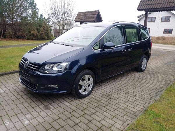 Blue Volkswagen Sharan 2015 in Siauliai, with an engine capacity of 2.00 L and mileage of 243 thousand km for 10600 €, photo 3 on AUTOMOTO.COM.LV