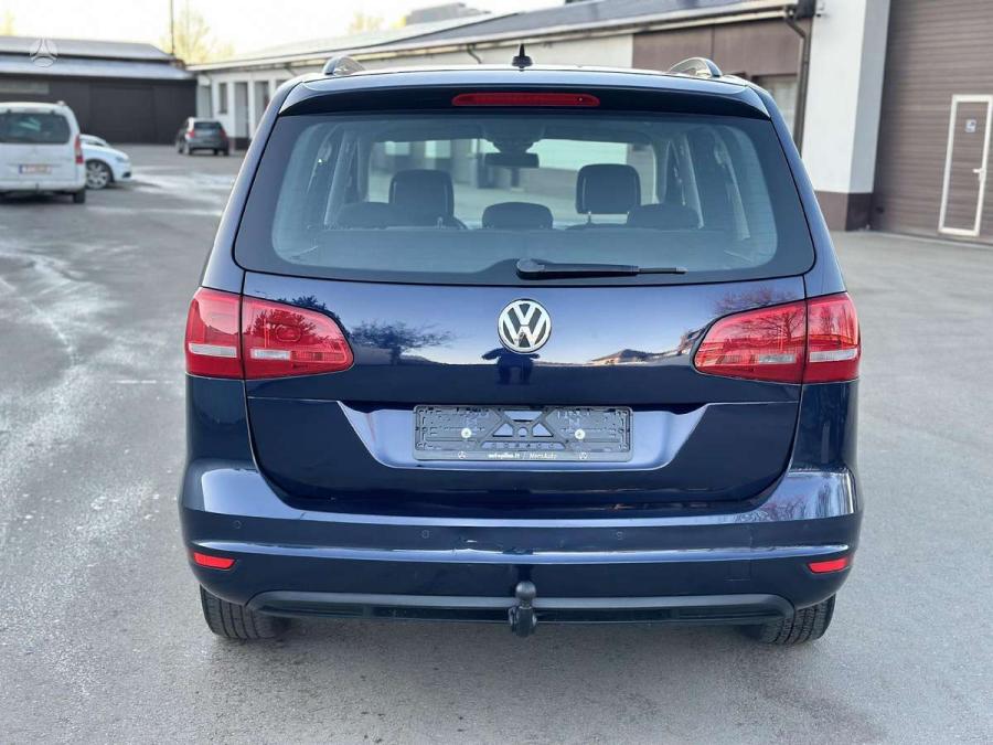 Zils Volkswagen Sharan 2015 Telšiai, ar dzinēja tilpumu 1.97 L un nobraukumu 253 tūkst. km par 10800 €, foto 6 vietnē AUTOMOTO.COM.LV