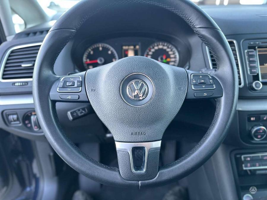 Zils Volkswagen Sharan 2015 Telšiai, ar dzinēja tilpumu 1.97 L un nobraukumu 253 tūkst. km par 10800 €, foto 23 vietnē AUTOMOTO.COM.LV