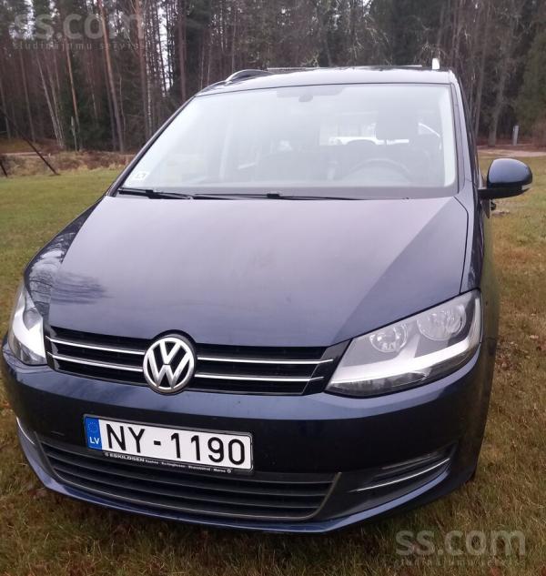 Blue Volkswagen Sharan 2015 in Valmiera, with an engine capacity of 2.00 L and mileage of 352 thousand km for 6500 €, photo 1 on AUTOMOTO.COM.LV