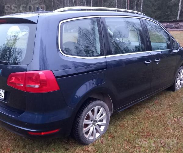 Blue Volkswagen Sharan 2015 in Valmiera, with an engine capacity of 2.00 L and mileage of 352 thousand km for 6500 €, photo 3 on AUTOMOTO.COM.LV