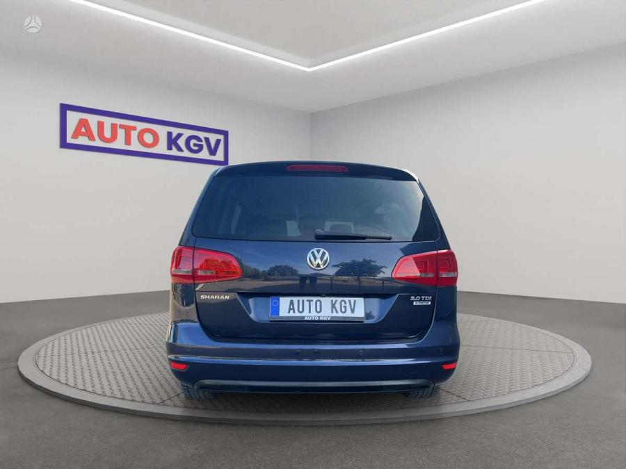 Blue Volkswagen Sharan 2015 in Kaunas, with an engine capacity of 2.00 L and mileage of 247 thousand km for 11999 €, photo 5 on AUTOMOTO.COM.LV