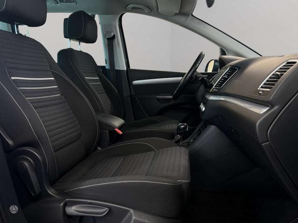Blue Volkswagen Sharan 2015 in Kaunas, with an engine capacity of 2.00 L and mileage of 247 thousand km for 11999 €, photo 9 on AUTOMOTO.COM.LV