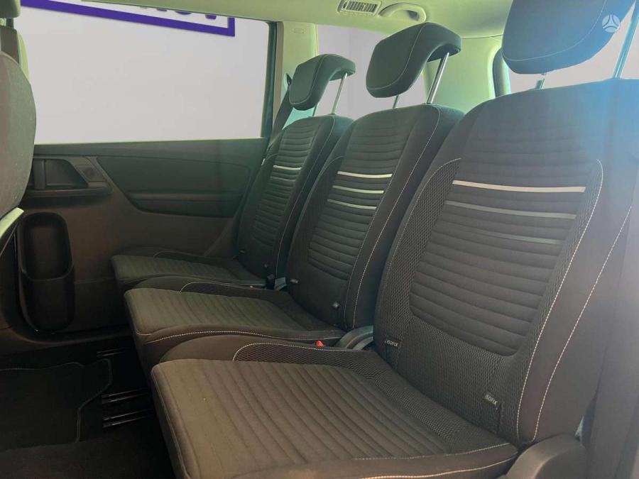 Blue Volkswagen Sharan 2015 in Kaunas, with an engine capacity of 2.00 L and mileage of 247 thousand km for 11999 €, photo 12 on AUTOMOTO.COM.LV