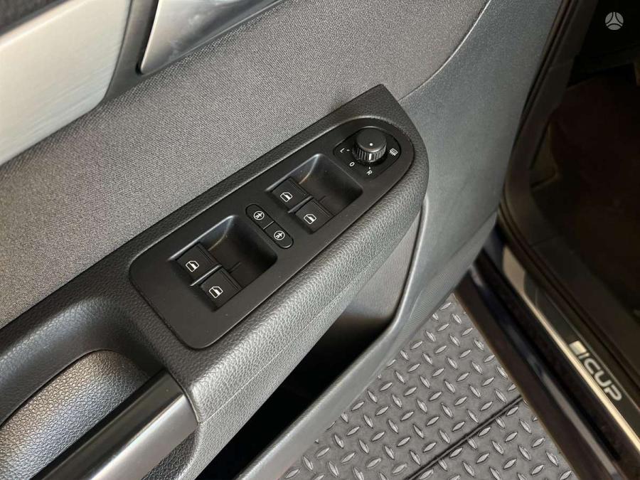 Blue Volkswagen Sharan 2015 in Kaunas, with an engine capacity of 2.00 L and mileage of 247 thousand km for 11999 €, photo 14 on AUTOMOTO.COM.LV