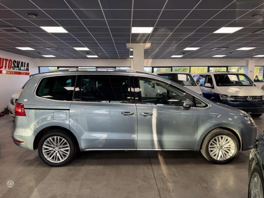 Zils Volkswagen Sharan 2015 Klaipėda, ar dzinēja tilpumu 1.97 L un nobraukumu 217 tūkst. km par 11900 €, foto 5 vietnē AUTOMOTO.COM.LV