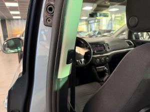 Zils Volkswagen Sharan 2015 Klaipėda, ar dzinēja tilpumu 1.97 L un nobraukumu 217 tūkst. km par 11900 €, foto 26 vietnē AUTOMOTO.COM.LV
