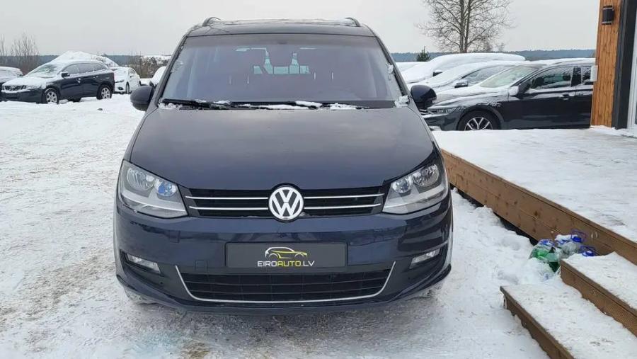 Zils Volkswagen Sharan 2016 Rīga, ar dzinēja tilpumu 1.40 L un nobraukumu 233 tūkst. km par 11500 €, foto 3 vietnē AUTOMOTO.COM.LV
