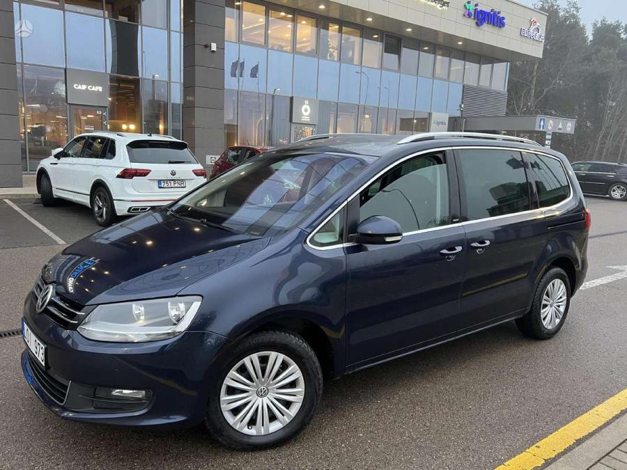 Zils Volkswagen Sharan 2017 Viļņa, ar dzinēja tilpumu 1.97 L un nobraukumu 350 tūkst. km par 8800 €, foto 1 vietnē AUTOMOTO.COM.LV