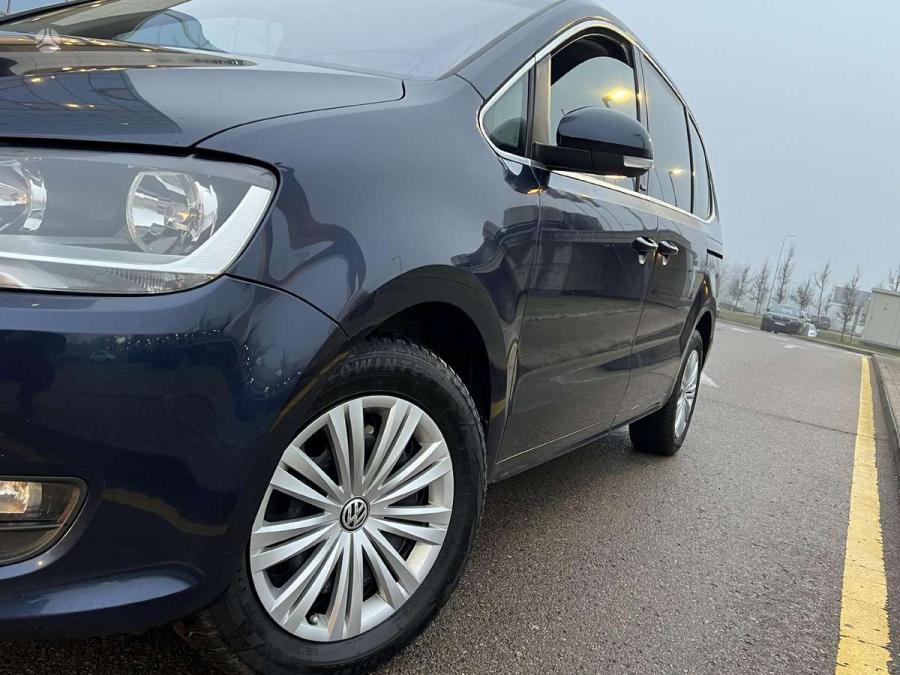 Zils Volkswagen Sharan 2017 Viļņa, ar dzinēja tilpumu 1.97 L un nobraukumu 350 tūkst. km par 8800 €, foto 23 vietnē AUTOMOTO.COM.LV