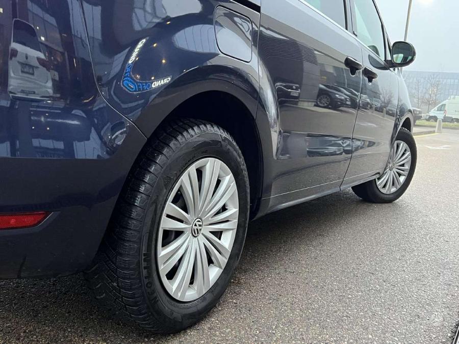 Zils Volkswagen Sharan 2017 Viļņa, ar dzinēja tilpumu 1.97 L un nobraukumu 350 tūkst. km par 8800 €, foto 24 vietnē AUTOMOTO.COM.LV