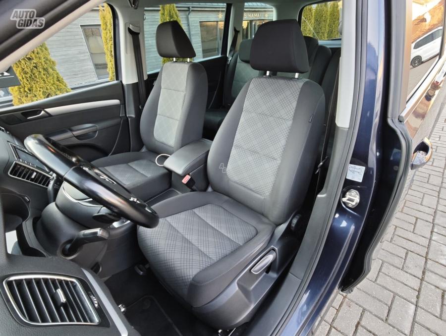 Zils Volkswagen Sharan 2017 Viļņa, ar dzinēja tilpumu 2.00 L un nobraukumu 299 tūkst. km par 9600 €, foto 17 vietnē AUTOMOTO.COM.LV
