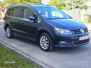 Blue Volkswagen Sharan 2017 in Jelgava, with an engine capacity of 2.00 L and mileage of 273 thousand km for 14500 €, photo 1 on AUTOMOTO.COM.LV