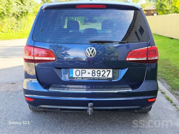 Blue Volkswagen Sharan 2017 in Jelgava, with an engine capacity of 2.00 L and mileage of 273 thousand km for 14500 €, photo 6 on AUTOMOTO.COM.LV