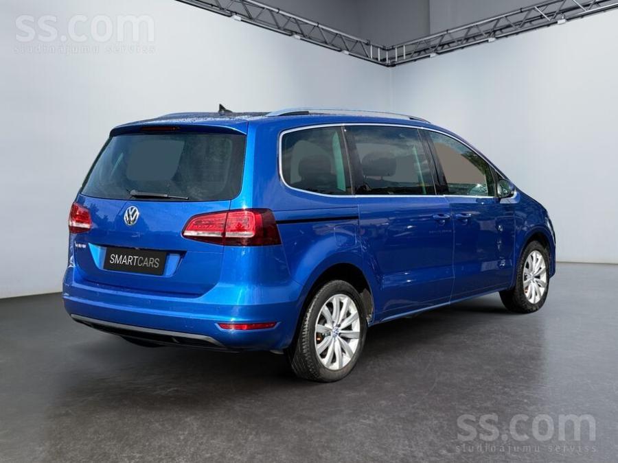 Zils Volkswagen Sharan 2018 Rīga, ar dzinēja tilpumu 2.00 L un nobraukumu 158 tūkst. km par 18400 €, foto 5 vietnē AUTOMOTO.COM.LV