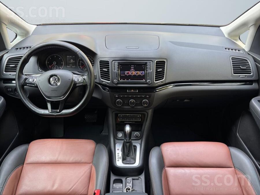 Zils Volkswagen Sharan 2018 Rīga, ar dzinēja tilpumu 2.00 L un nobraukumu 158 tūkst. km par 18400 €, foto 10 vietnē AUTOMOTO.COM.LV