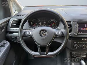 Zils Volkswagen Sharan 2018 Rīga, ar dzinēja tilpumu 2.00 L un nobraukumu 158 tūkst. km par 18400 €, foto 12 vietnē AUTOMOTO.COM.LV