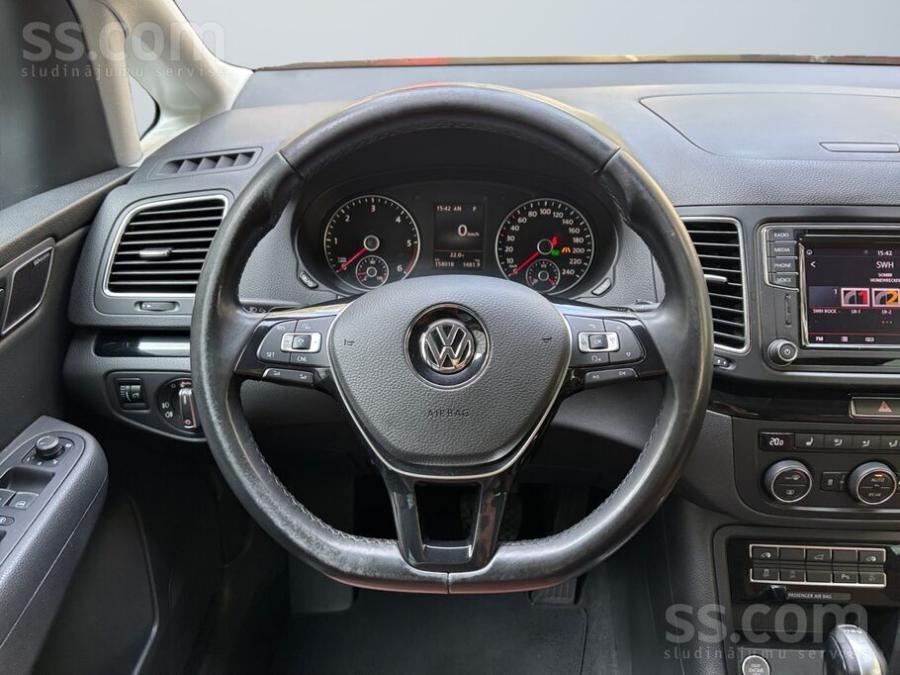 Zils Volkswagen Sharan 2018 Rīga, ar dzinēja tilpumu 2.00 L un nobraukumu 158 tūkst. km par 18400 €, foto 12 vietnē AUTOMOTO.COM.LV