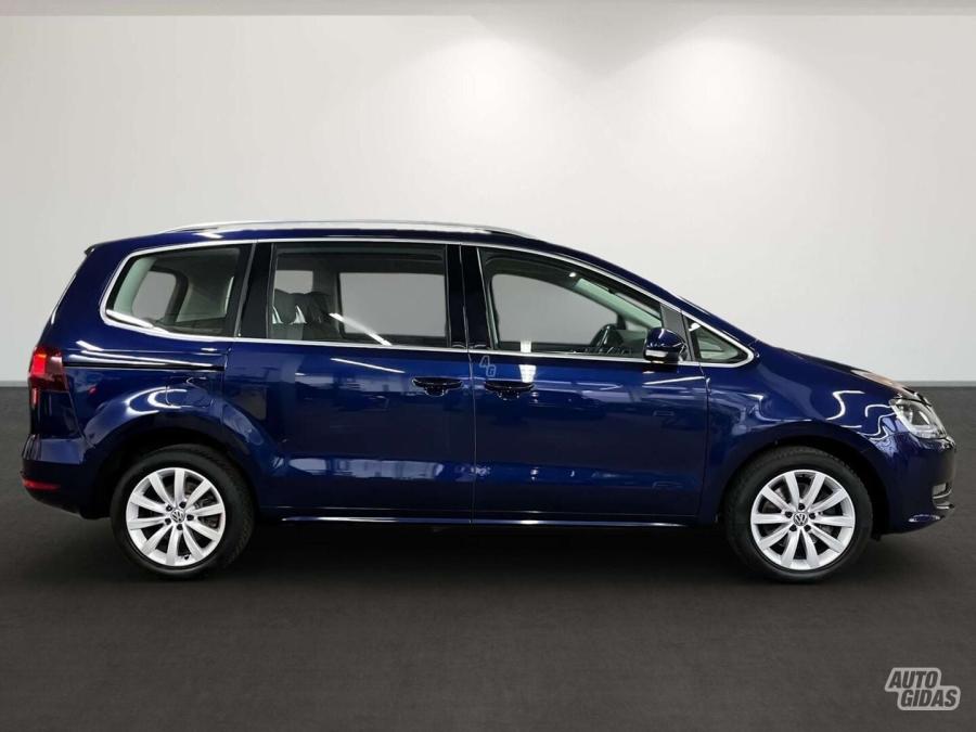 Blue Volkswagen Sharan 2020 in Kaunas, with an engine capacity of 0.00 L and mileage of 93 thousand km for 28426 €, photo 4 on AUTOMOTO.COM.LV