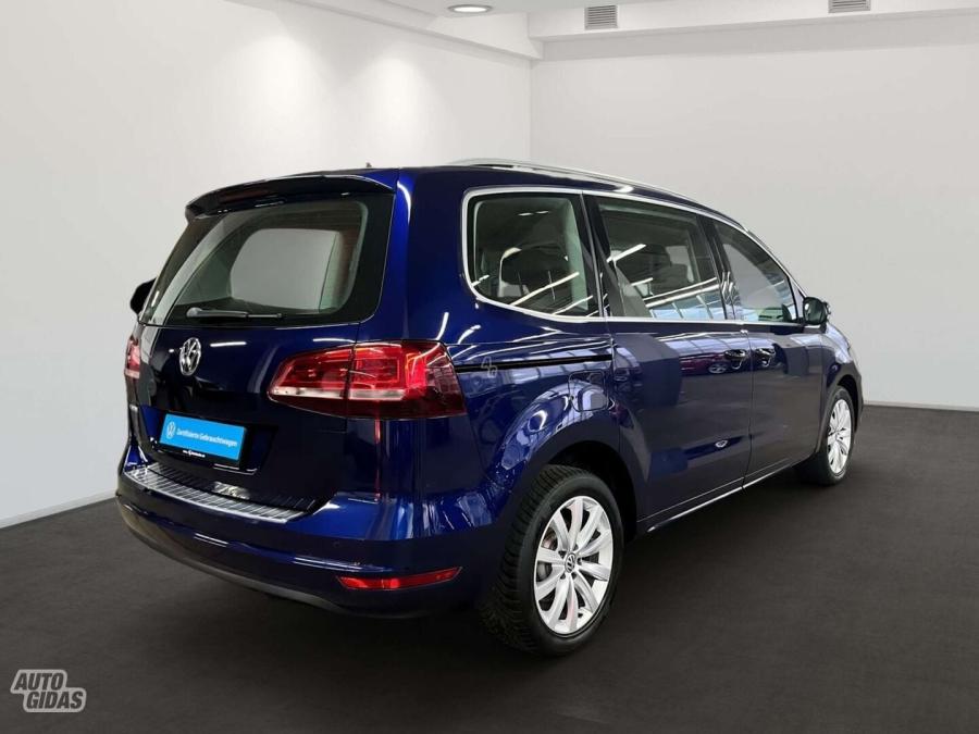 Blue Volkswagen Sharan 2020 in Kaunas, with an engine capacity of 0.00 L and mileage of 93 thousand km for 28426 €, photo 5 on AUTOMOTO.COM.LV