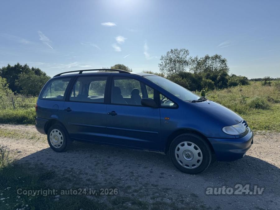 Zils Volkswagen Sharan 1997 Hāpsalu, ar dzinēja tilpumu 1.90 L un nobraukumu 384 tūkst. km par 550 €, foto 4 vietnē AUTOMOTO.COM.LV