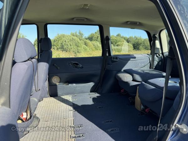 Blue Volkswagen Sharan 1997 in Haapsalu, with an engine capacity of 1.90 L and mileage of 384 thousand km for 550 €, photo 5 on AUTOMOTO.COM.LV