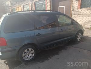 Zils Volkswagen Sharan 2000 Rīga, ar dzinēja tilpumu 1.80 L un nobraukumu 320 tūkst. km par 800 €, foto 3 vietnē AUTOMOTO.COM.LV