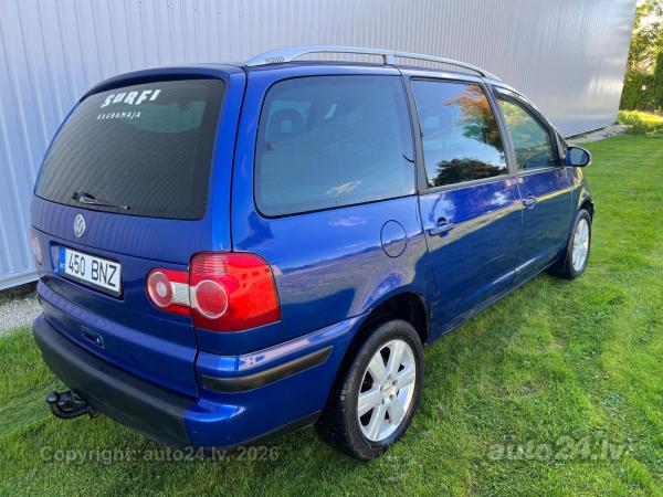 Volkswagen Sharan 2003 in Paide on AUTOMOTO.COM.LV Blue Volkswagen Sharan 2003 in Paide, with an engine capacity of 1.90 L and mileage of 0 thousand km for 1100 €, photo 4 on AUTOMOTO.COM.LV